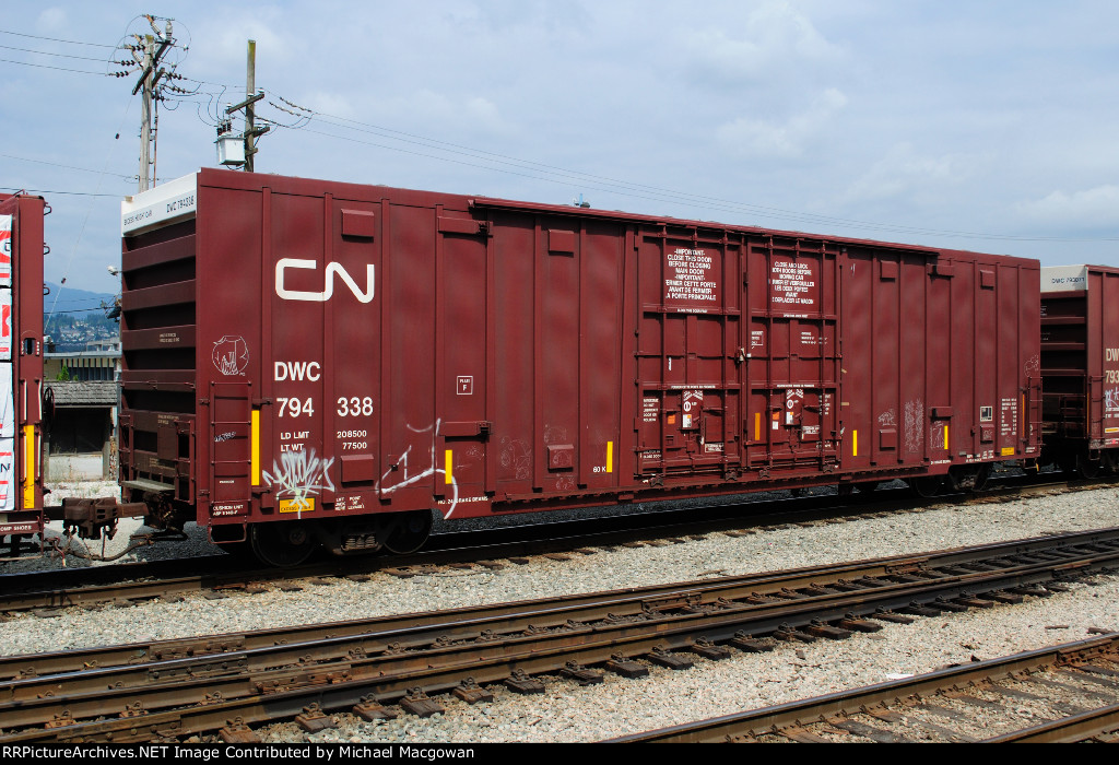 DWC 794338 60-9 ft Double Door Excess Height Boxcar CN RAIL (side A)